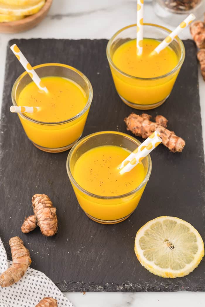 Turmeric Shot Recipe (4-Ingredients)