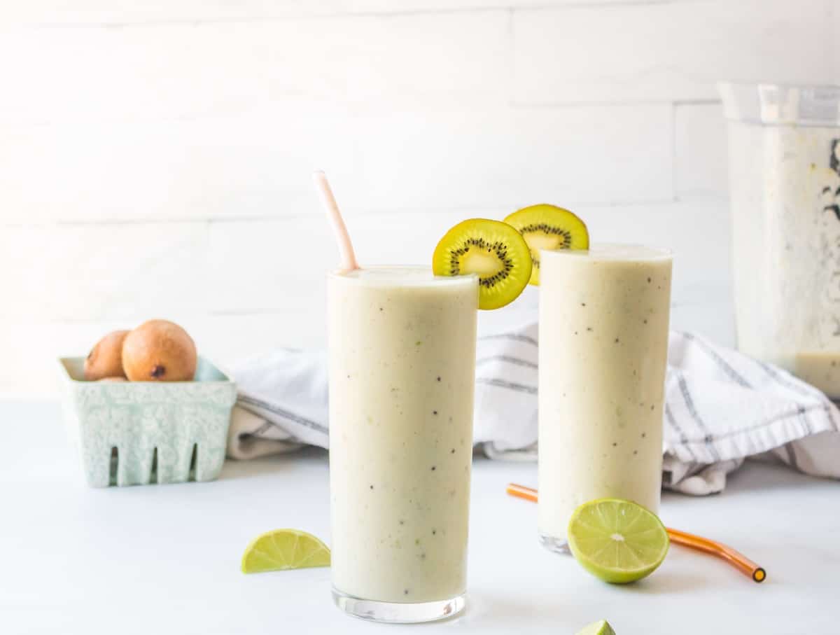 15+ Smoothies to Lose Belly Fat Fast (Nutritionist-Approved) - Clean ...